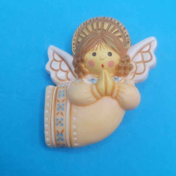 Hallmark | Jewelry | Vintage Hallmark Angel Pin Christmas | Poshmark